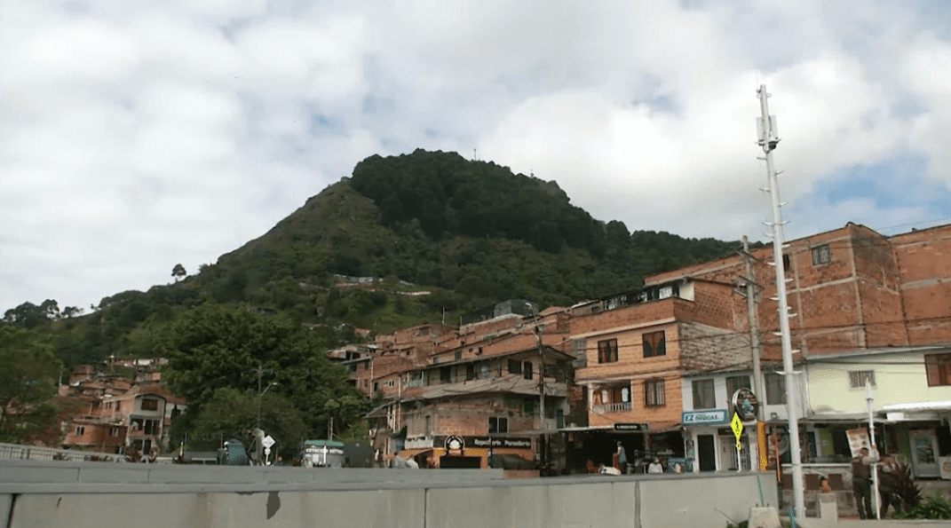 ¿Por qué se celebran las Fiestas del barrio 12 de Octubre? - Telemedellín